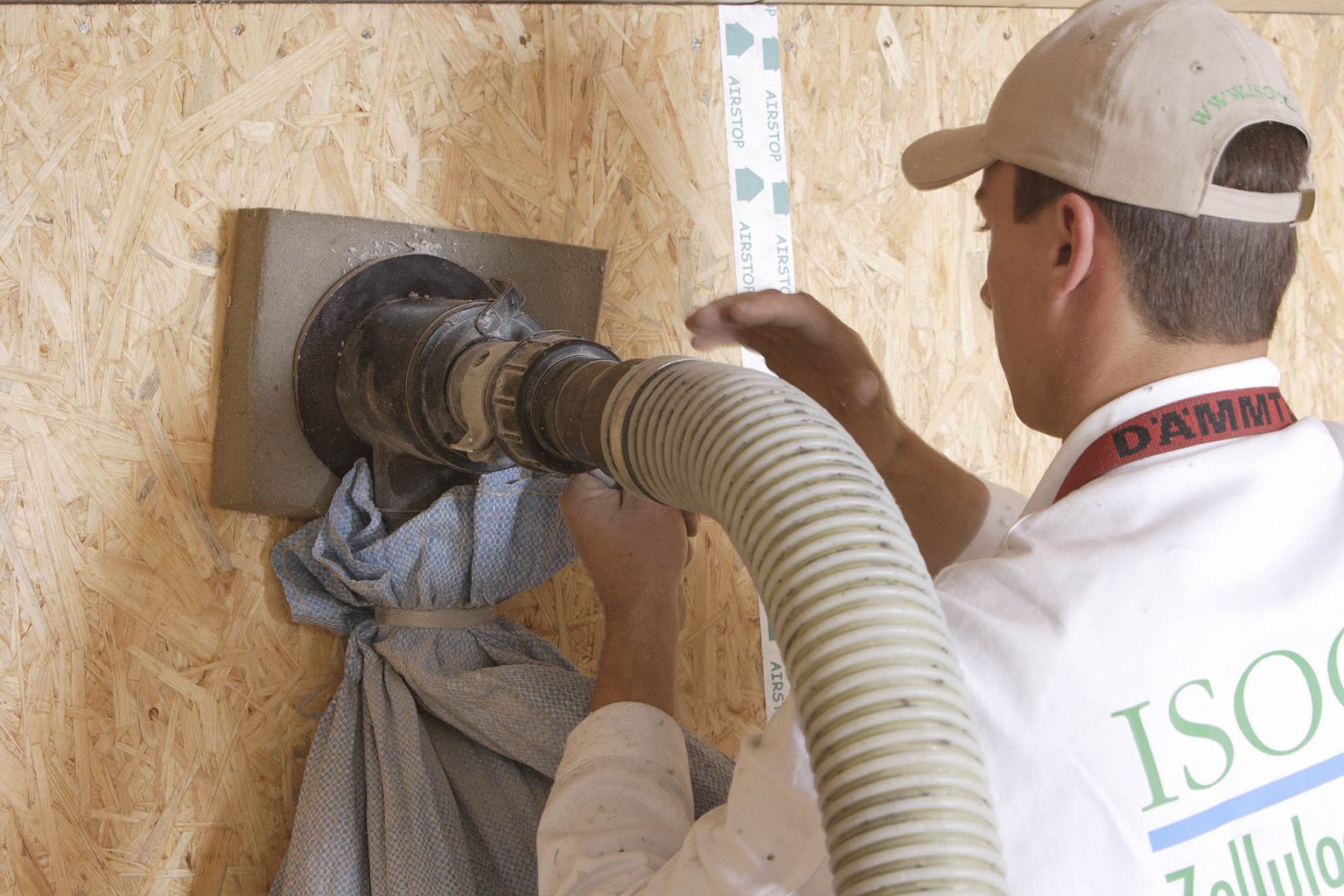 Spécialiste Isocell en isolation de murs creux | Humitherm