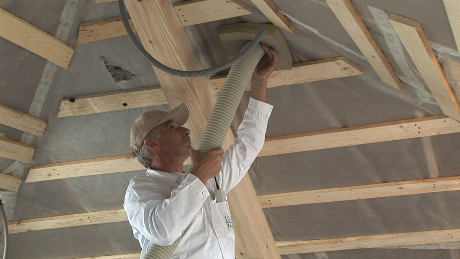 Spécialiste Isocell en isolation de murs creux | Humitherm